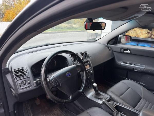 Вольво В50 2007 в Шяуляй на AUTOMOTO.COM.LV Вольво В50 2007 в Шяуляй, объемом двигателя 2.00 л и пробегом 304 тыс. км за 1450 €, фото 11 на AUTOMOTO.COM.LV