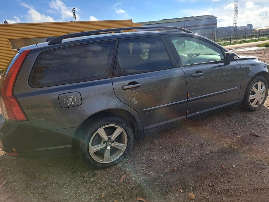 Volvo V50 2007 Radviliškis, ar dzinēja tilpumu 1.60 L un nobraukumu 311 tūkst. km par 1350 €, foto 4 vietnē AUTOMOTO.COM.LV