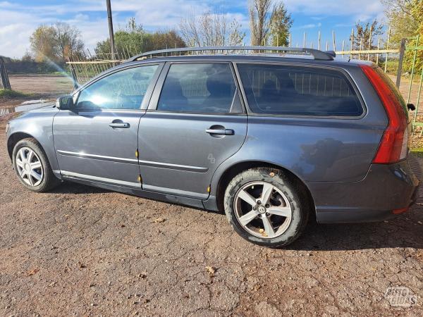 Volvo V50 2007 in Radviliskis, with an engine capacity of 1.60 L and mileage of 311 thousand km for 1350 €, photo 6 on AUTOMOTO.COM.LV