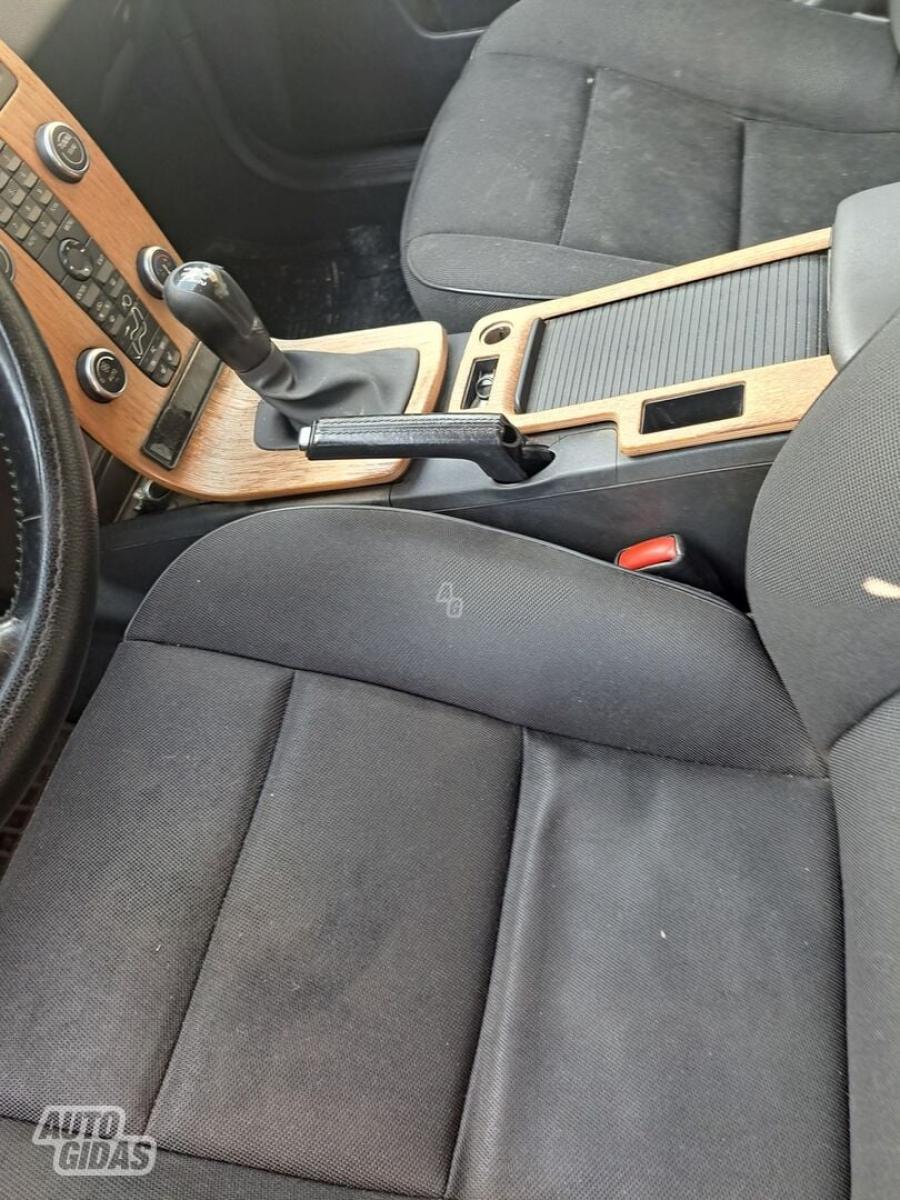 Volvo V50 2007 Radviliškis, ar dzinēja tilpumu 1.60 L un nobraukumu 311 tūkst. km par 1350 €, foto 7 vietnē AUTOMOTO.COM.LV
