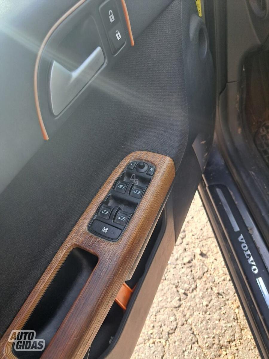 Volvo V50 2007 Radviliškis, ar dzinēja tilpumu 1.60 L un nobraukumu 311 tūkst. km par 1350 €, foto 9 vietnē AUTOMOTO.COM.LV