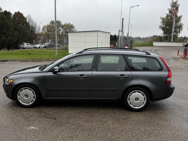 Volvo V50 2007 Šauļi vietnē Volvo V50 2007 Šauļi, ar dzinēja tilpumu 2.00 L un nobraukumu 304 tūkst. km par 1380 €, foto 8 vietnē AUTOMOTO.COM.LV
