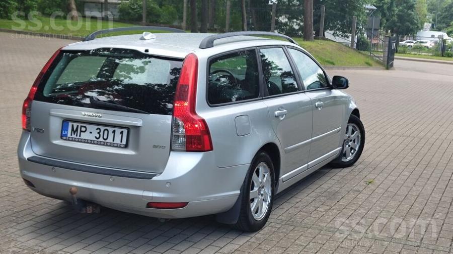 Volvo V50 2008 Rīga, ar dzinēja tilpumu 2.00 L un nobraukumu 331 tūkst. km par 2200 €, foto 1 vietnē AUTOMOTO.COM.LV