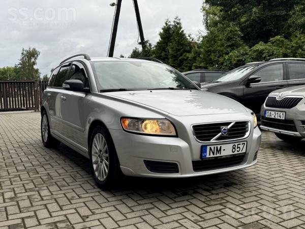 Volvo V50 2008 in Riga, with an engine capacity of 2.40 L and mileage of 356 thousand km for 2800 €, photo 2 on AUTOMOTO.COM.LV
