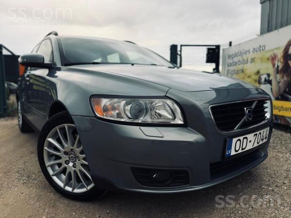 Volvo V50 2008 in Cesis, with an engine capacity of 2.00 L and mileage of 0 thousand km for 3590 €, photo 1 on AUTOMOTO.COM.LV