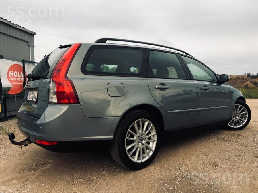 Volvo V50 2008 in Cesis, with an engine capacity of 2.00 L and mileage of 0 thousand km for 3590 €, photo 6 on AUTOMOTO.COM.LV
