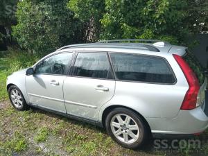 Volvo V50 2008 in Ventspils, with an engine capacity of 2.00 L and mileage of 285 thousand km for 800 €, photo 8 on AUTOMOTO.COM.LV
