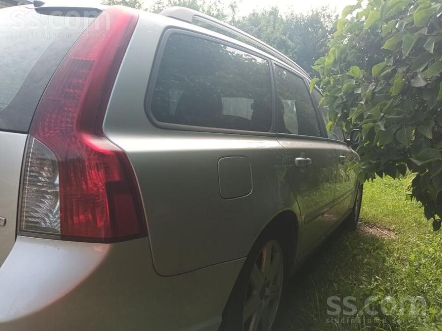 Volvo V50 2008 in Ventspils, with an engine capacity of 2.00 L and mileage of 285 thousand km for 800 €, photo 12 on AUTOMOTO.COM.LV