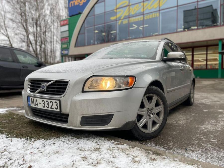 Volvo V50 2008 in Riga, with an engine capacity of 2.00 L and mileage of 298 thousand km for 2300 €, photo 2 on AUTOMOTO.COM.LV