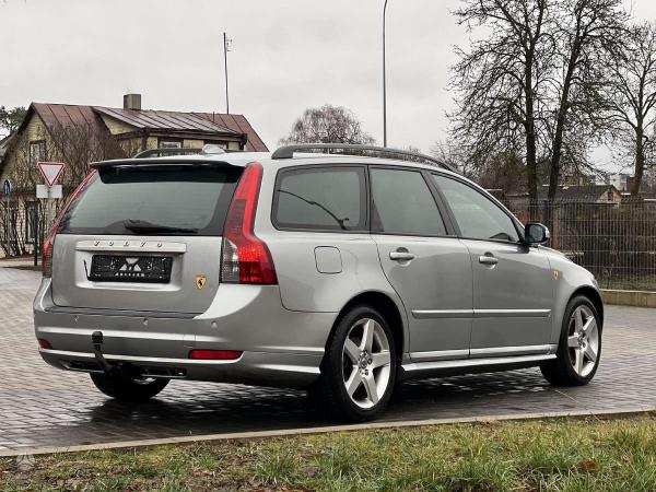 Volvo V50 2008 Ukmergė, ar dzinēja tilpumu 2.00 L un nobraukumu 280 tūkst. km par 3450 €, foto 4 vietnē AUTOMOTO.COM.LV