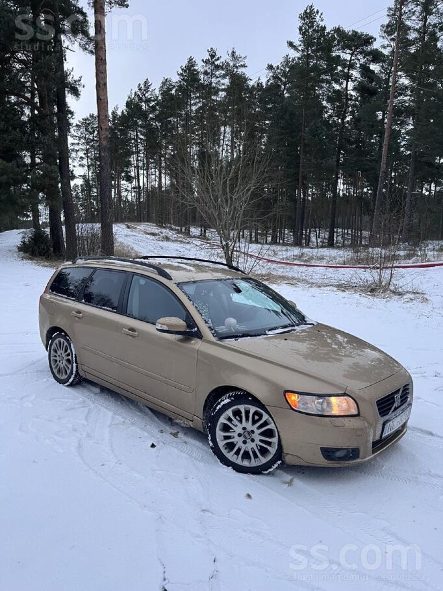 Volvo V50 2008 in Riga, with an engine capacity of 2.00 L and mileage of 311 thousand km for 2780 €, photo 2 on AUTOMOTO.COM.LV