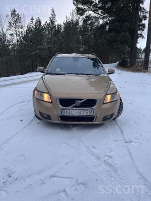 Volvo V50 2008 in Riga, with an engine capacity of 2.00 L and mileage of 311 thousand km for 2780 €, photo 3 on AUTOMOTO.COM.LV