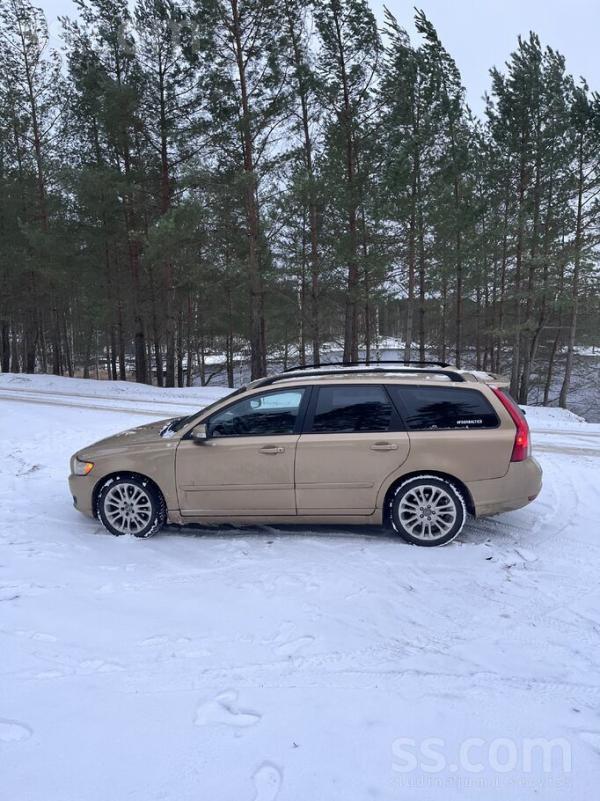 Volvo V50 2008 in Riga, with an engine capacity of 2.00 L and mileage of 311 thousand km for 2780 €, photo 4 on AUTOMOTO.COM.LV