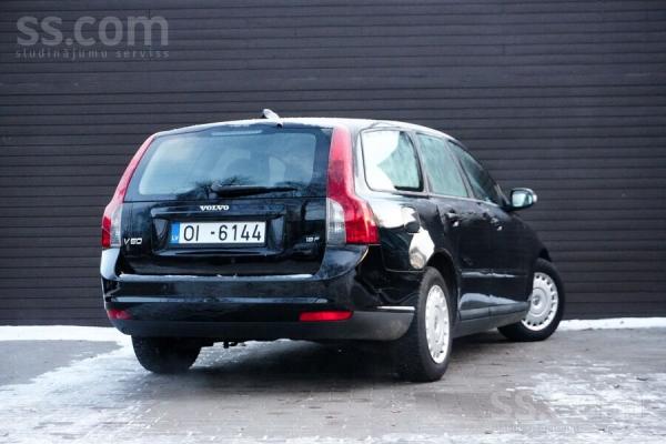 Volvo V50 2008 in Riga, with an engine capacity of 1.80 L and mileage of 246 thousand km for 4390 €, photo 3 on AUTOMOTO.COM.LV