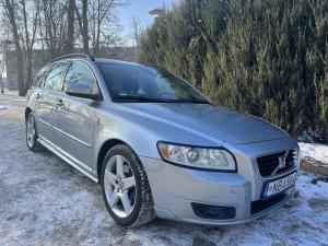 Volvo V50 2008 in Ukmerge, with an engine capacity of 2.00 L and mileage of 280 thousand km for 2350 €, photo  on AUTOMOTO.COM.LV