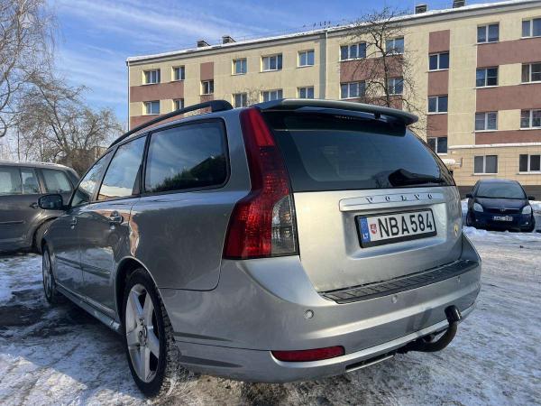 Volvo V50 2008 Ukmergė, ar dzinēja tilpumu 2.00 L un nobraukumu 280 tūkst. km par 2350 €, foto 9 vietnē AUTOMOTO.COM.LV