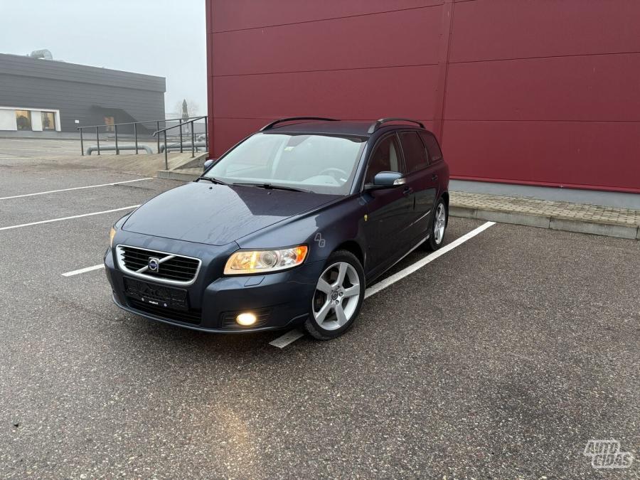Volvo V50 2008 in Kaunas, with an engine capacity of 2.40 L and mileage of 310 thousand km for 3650 €, photo 2 on AUTOMOTO.COM.LV