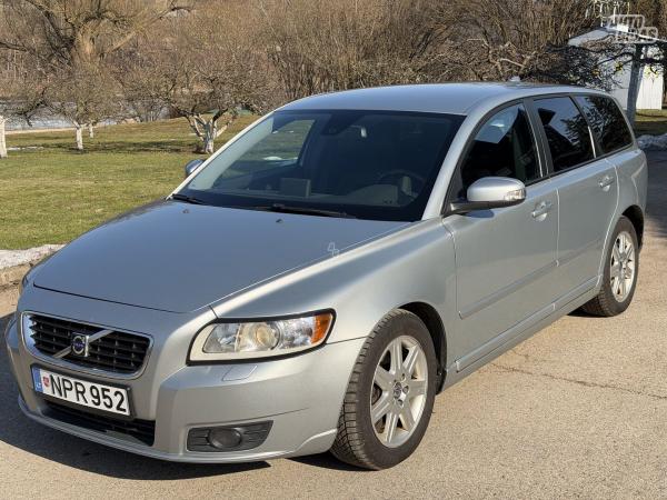 Volvo V50 2008 Alīta, ar dzinēja tilpumu 2.00 L un nobraukumu 251 tūkst. km par 2650 €, foto 2 vietnē AUTOMOTO.COM.LV