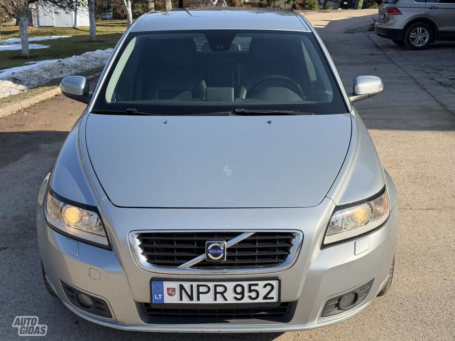 Volvo V50 2008 Alīta, ar dzinēja tilpumu 2.00 L un nobraukumu 251 tūkst. km par 2650 €, foto 3 vietnē AUTOMOTO.COM.LV