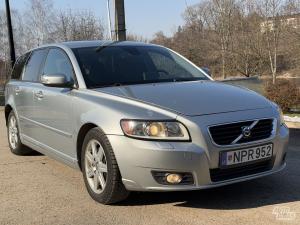 Volvo V50 2008 Alīta, ar dzinēja tilpumu 2.00 L un nobraukumu 251 tūkst. km par 2650 €, foto 10 vietnē AUTOMOTO.COM.LV