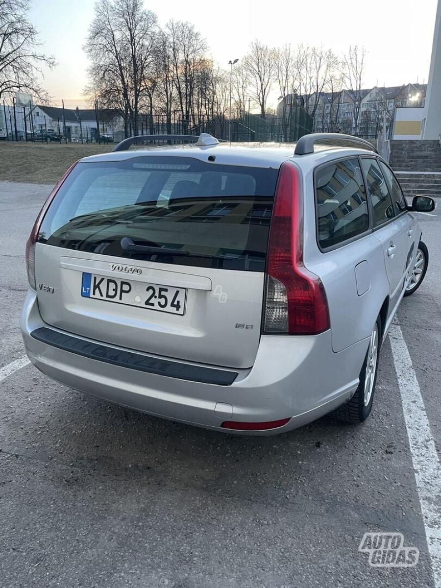 Volvo V50 2008 Alīta, ar dzinēja tilpumu 1.60 L un nobraukumu 300 tūkst. km par 2200 €, foto 5 vietnē AUTOMOTO.COM.LV