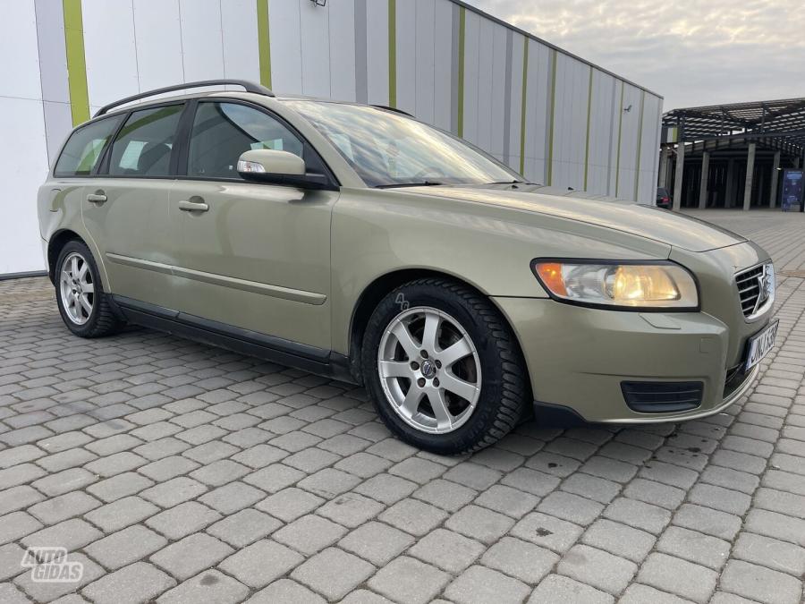 Volvo V50 2008 in Vilnius, with an engine capacity of 2.00 L and mileage of 350 thousand km for 1700 €, photo 9 on AUTOMOTO.COM.LV