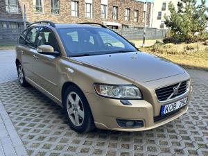 Volvo V50 2008 in Vilnius, with an engine capacity of 2.00 L and mileage of 320 thousand km for 1490 €, photo  on AUTOMOTO.COM.LV