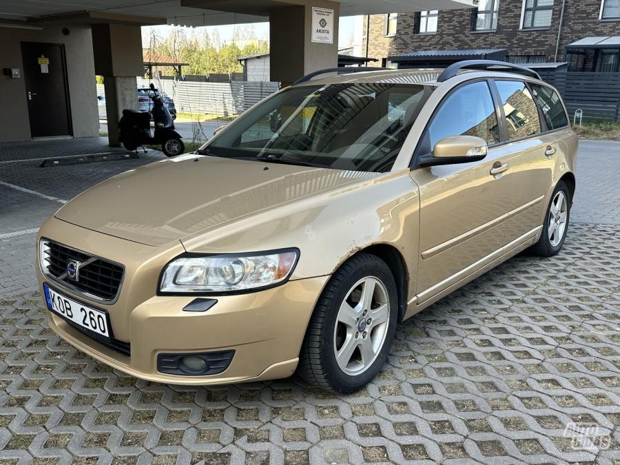 Volvo V50 2008 in Vilnius, with an engine capacity of 2.00 L and mileage of 320 thousand km for 1490 €, photo 3 on AUTOMOTO.COM.LV