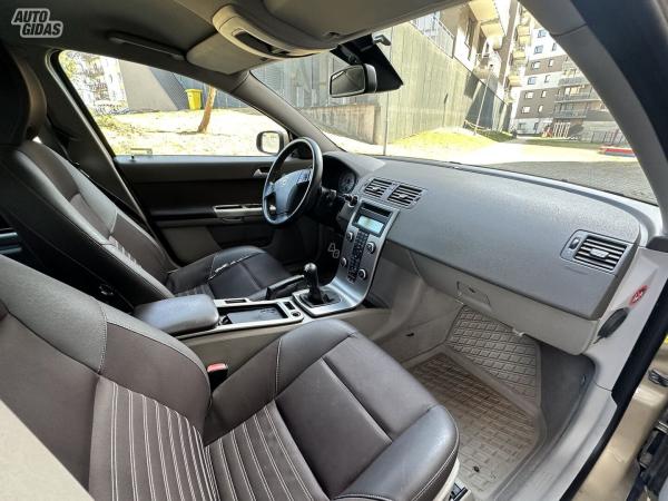 Volvo V50 2008 Viļņa, ar dzinēja tilpumu 2.00 L un nobraukumu 320 tūkst. km par 1490 €, foto 8 vietnē AUTOMOTO.COM.LV