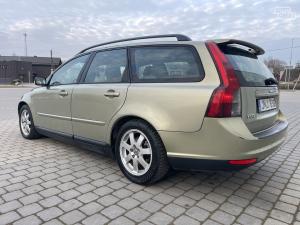 Volvo V50 2008 Viļņa, ar dzinēja tilpumu 2.00 L un nobraukumu 350 tūkst. km par 1500 €, foto  vietnē AUTOMOTO.COM.LV