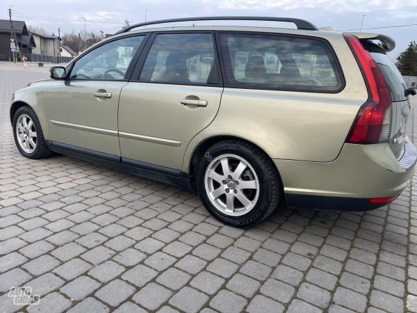 Volvo V50 2008 Viļņa, ar dzinēja tilpumu 2.00 L un nobraukumu 350 tūkst. km par 1500 €, foto 2 vietnē AUTOMOTO.COM.LV