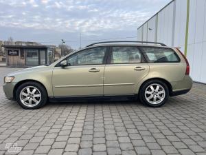 Volvo V50 2008 Viļņa, ar dzinēja tilpumu 2.00 L un nobraukumu 350 tūkst. km par 1500 €, foto 4 vietnē AUTOMOTO.COM.LV