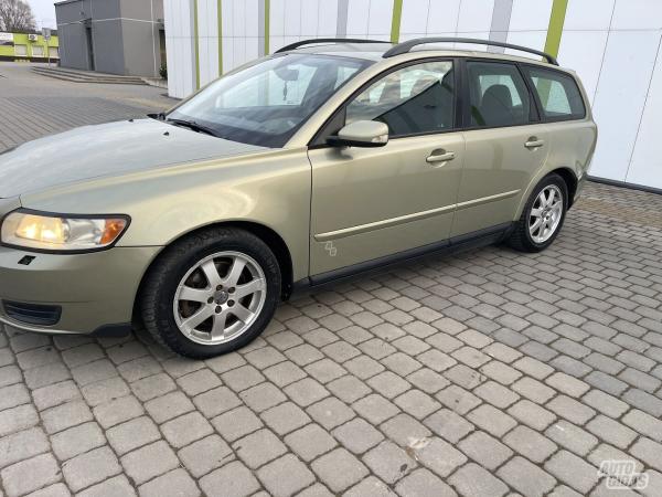 Volvo V50 2008 Viļņa, ar dzinēja tilpumu 2.00 L un nobraukumu 350 tūkst. km par 1500 €, foto 5 vietnē AUTOMOTO.COM.LV