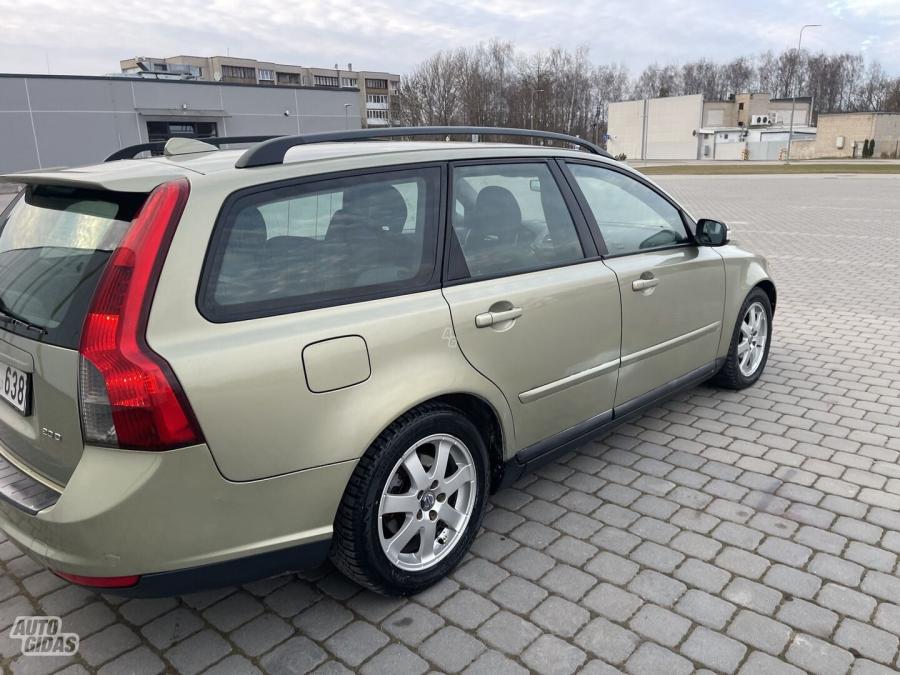 Volvo V50 2008 Viļņa, ar dzinēja tilpumu 2.00 L un nobraukumu 350 tūkst. km par 1500 €, foto 9 vietnē AUTOMOTO.COM.LV