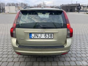Volvo V50 2008 Viļņa, ar dzinēja tilpumu 2.00 L un nobraukumu 350 tūkst. km par 1500 €, foto 10 vietnē AUTOMOTO.COM.LV