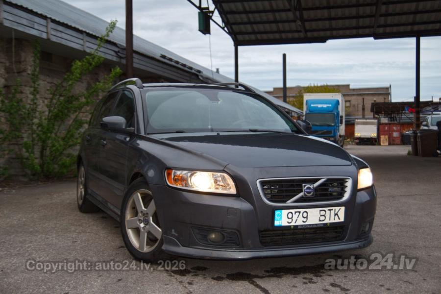 Volvo V50 2008 Tallina, ar dzinēja tilpumu 1.60 L un nobraukumu 280 tūkst. km par 1599 €, foto 1 vietnē AUTOMOTO.COM.LV