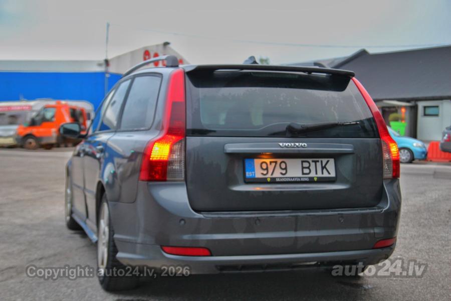 Volvo V50 2008 Tallina, ar dzinēja tilpumu 1.60 L un nobraukumu 280 tūkst. km par 1599 €, foto 5 vietnē AUTOMOTO.COM.LV