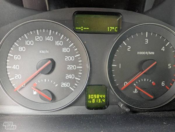 Volvo V50 2008 in Prienai, with an engine capacity of 2.00 L and mileage of 310 thousand km for 800 €, photo 2 on AUTOMOTO.COM.LV