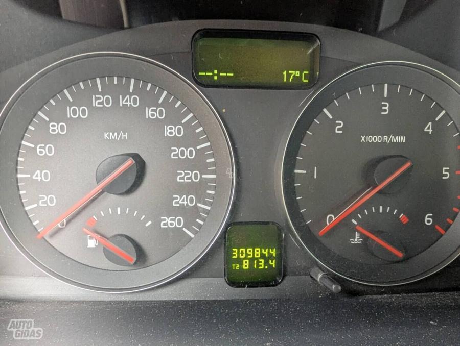 Volvo V50 2008 in Prienai, with an engine capacity of 2.00 L and mileage of 310 thousand km for 800 €, photo 3 on AUTOMOTO.COM.LV