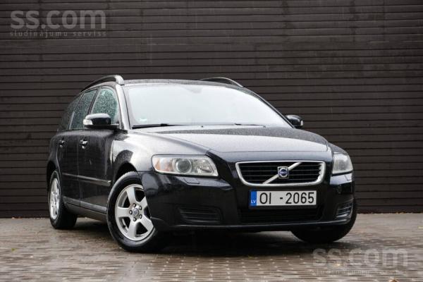 Вольво В50 2008 в Рига, объемом двигателя 1.60 л и пробегом 287 тыс. км за 3990 €, фото 2 на AUTOMOTO.COM.LV