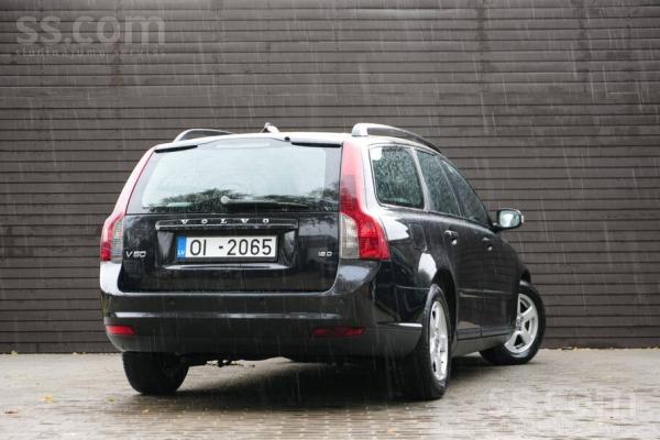 Вольво В50 2008 в Рига, объемом двигателя 1.60 л и пробегом 287 тыс. км за 3990 €, фото 3 на AUTOMOTO.COM.LV
