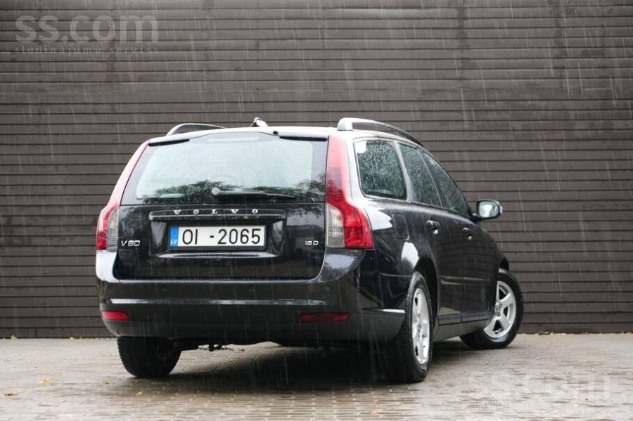 Volvo V50 2008 Rīga, ar dzinēja tilpumu 1.60 L un nobraukumu 287 tūkst. km par 3990 €, foto 4 vietnē AUTOMOTO.COM.LV
