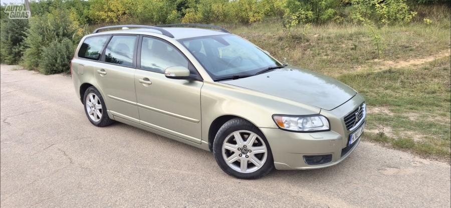 Volvo V50 2008 in Vilnius, with an engine capacity of 2.00 L and mileage of 360 thousand km for 2900 €, photo 3 on AUTOMOTO.COM.LV