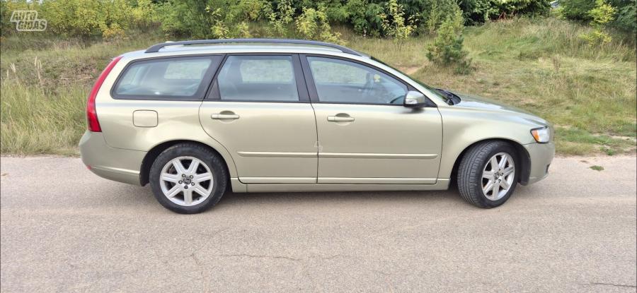 Volvo V50 2008 in Vilnius, with an engine capacity of 2.00 L and mileage of 360 thousand km for 2900 €, photo 13 on AUTOMOTO.COM.LV