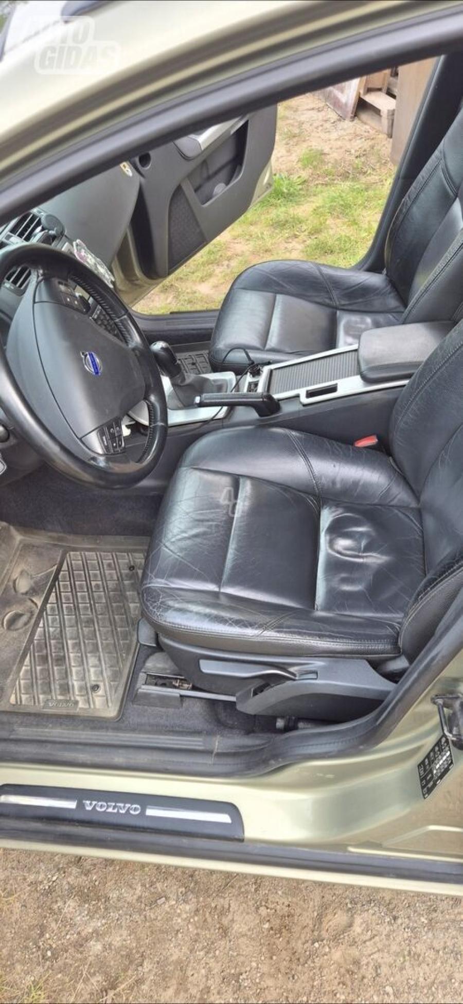 Volvo V50 2008 in Vilnius, with an engine capacity of 2.00 L and mileage of 360 thousand km for 2900 €, photo 16 on AUTOMOTO.COM.LV