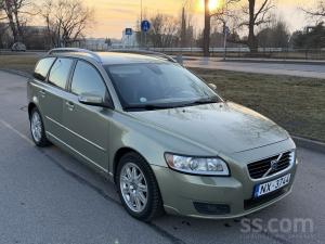 Volvo V50 2008 Liepāja, ar dzinēja tilpumu 2.40 L un nobraukumu 308 tūkst. km par 2900 €, foto 3 vietnē AUTOMOTO.COM.LV