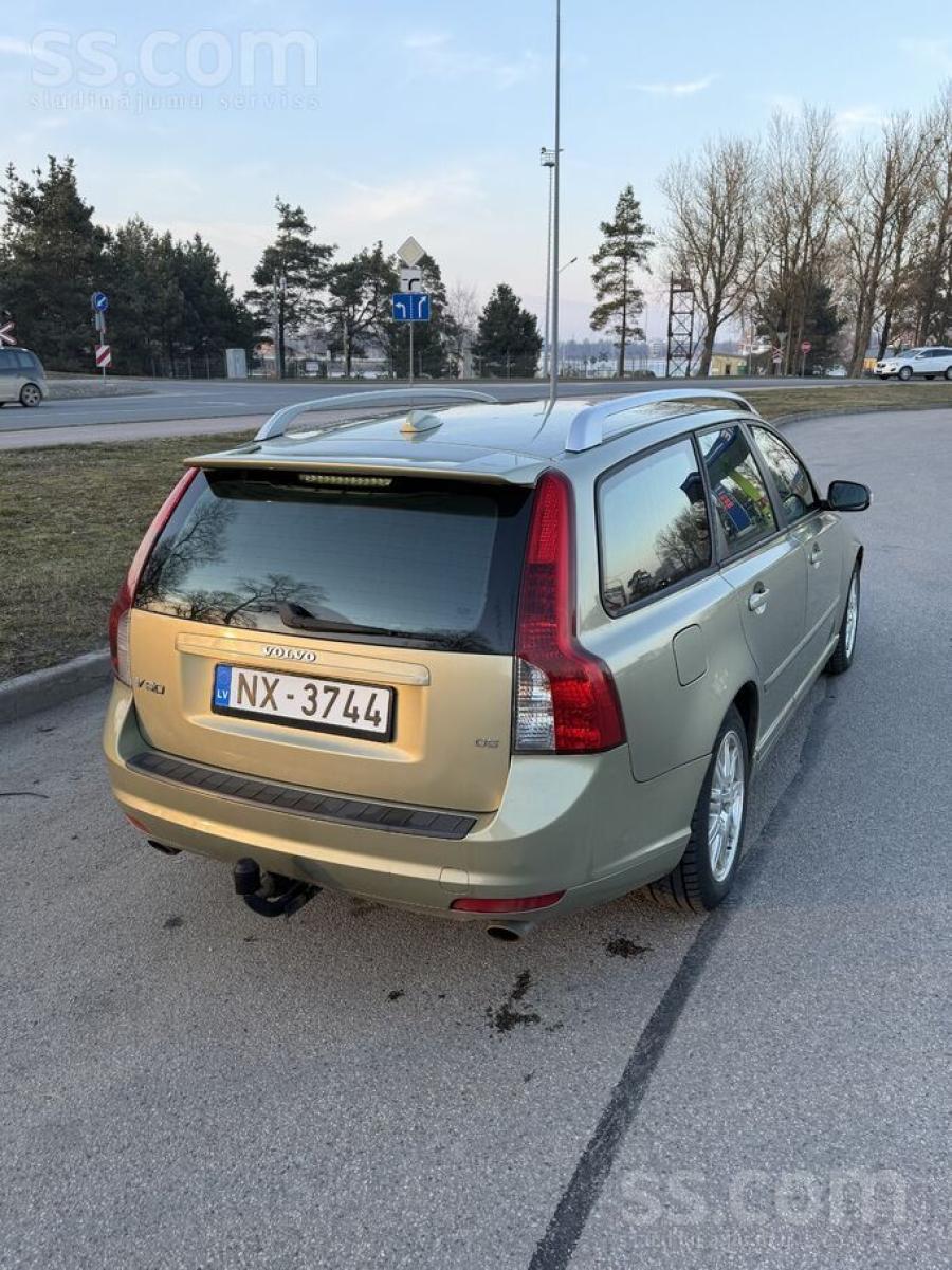Volvo V50 2008 Liepāja, ar dzinēja tilpumu 2.40 L un nobraukumu 308 tūkst. km par 2900 €, foto 4 vietnē AUTOMOTO.COM.LV