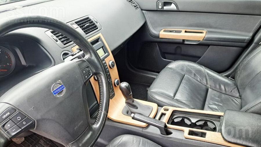 Volvo V50 2008 Rīga, ar dzinēja tilpumu 2.00 L un nobraukumu 372 tūkst. km par 2990 €, foto 12 vietnē AUTOMOTO.COM.LV
