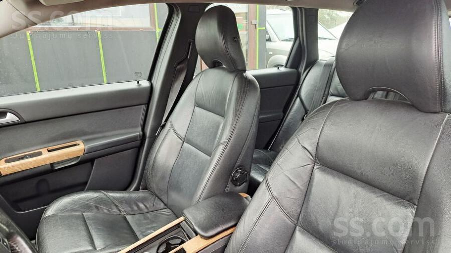Volvo V50 2008 Rīga, ar dzinēja tilpumu 2.00 L un nobraukumu 372 tūkst. km par 2990 €, foto 13 vietnē AUTOMOTO.COM.LV