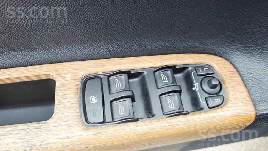 Volvo V50 2008 Rīga, ar dzinēja tilpumu 2.00 L un nobraukumu 372 tūkst. km par 2990 €, foto 17 vietnē AUTOMOTO.COM.LV
